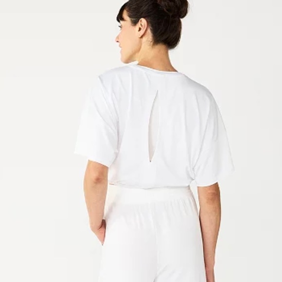 tek gear | Tops | Tek Gear Keyhole Back Cropped Tee Shirt | Poshmark